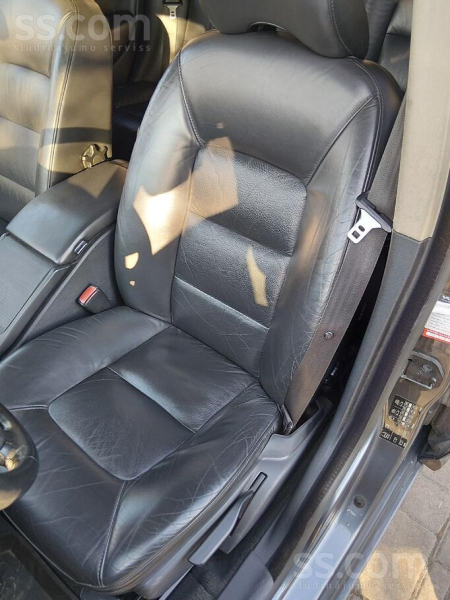 Pelēks Volvo V70 2008 Jelgava, ar dzinēja tilpumu 2.00 L un nobraukumu 327 tūkst. km par 3140 €, foto 13 vietnē AUTOMOTO.COM.LV