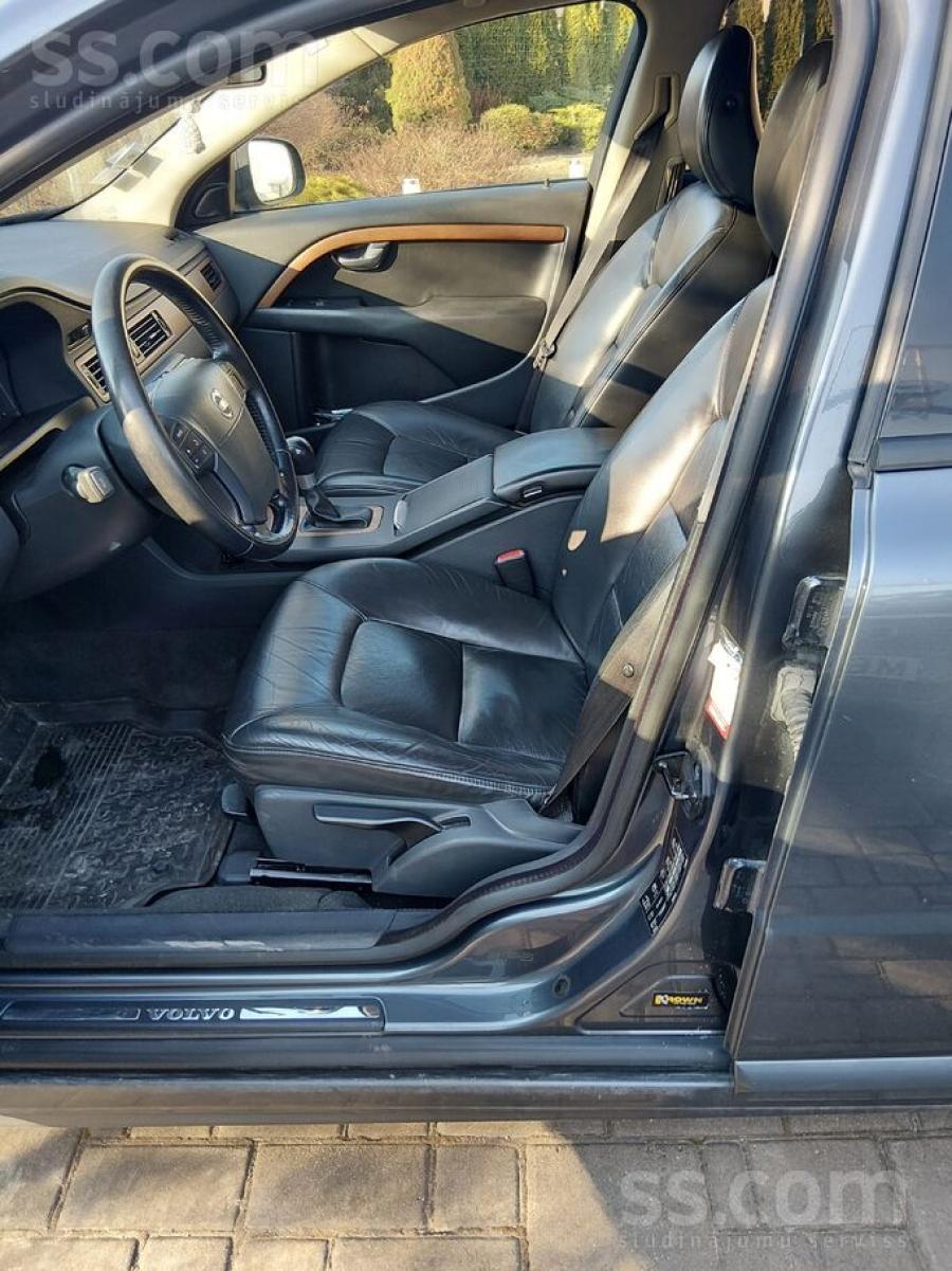 Pelēks Volvo V70 2008 Jelgava, ar dzinēja tilpumu 2.00 L un nobraukumu 327 tūkst. km par 3140 €, foto 15 vietnē AUTOMOTO.COM.LV