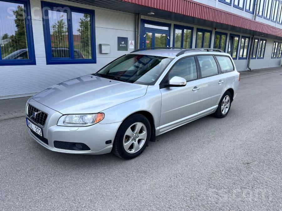 Pelēks Volvo V70 2008 Rēzekne, ar dzinēja tilpumu 2.00 L un nobraukumu 0 tūkst. km par 2450 €, foto 4 vietnē AUTOMOTO.COM.LV
