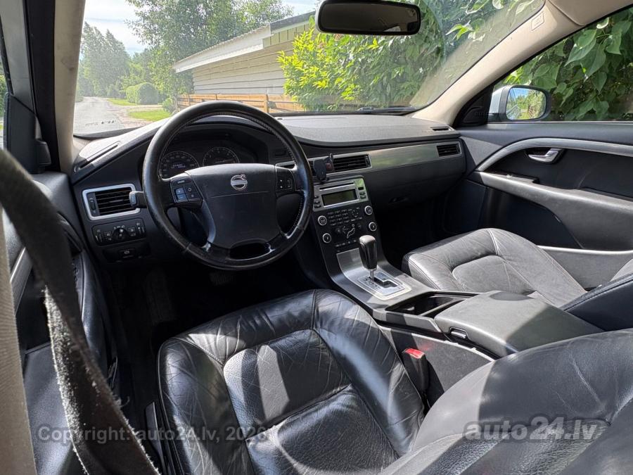 Grey Volvo V70 2008 in Rapla, with an engine capacity of 2.40 L and mileage of 0 thousand km for 3700 €, photo 8 on AUTOMOTO.COM.LV