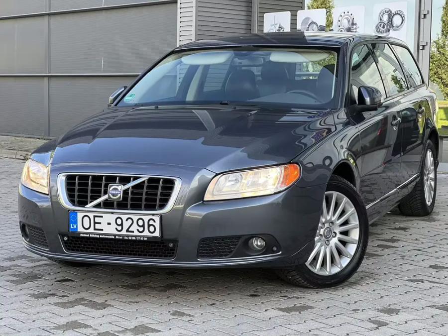 Grey Volvo V70 2008 in Jekabpils, with an engine capacity of 2.40 L and mileage of 312 thousand km for 5890 €, photo 1 on AUTOMOTO.COM.LV
