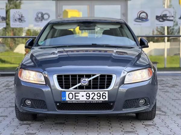 Pelēks Volvo V70 2008 Jēkabpils, ar dzinēja tilpumu 2.40 L un nobraukumu 312 tūkst. km par 5890 €, foto 4 vietnē AUTOMOTO.COM.LV