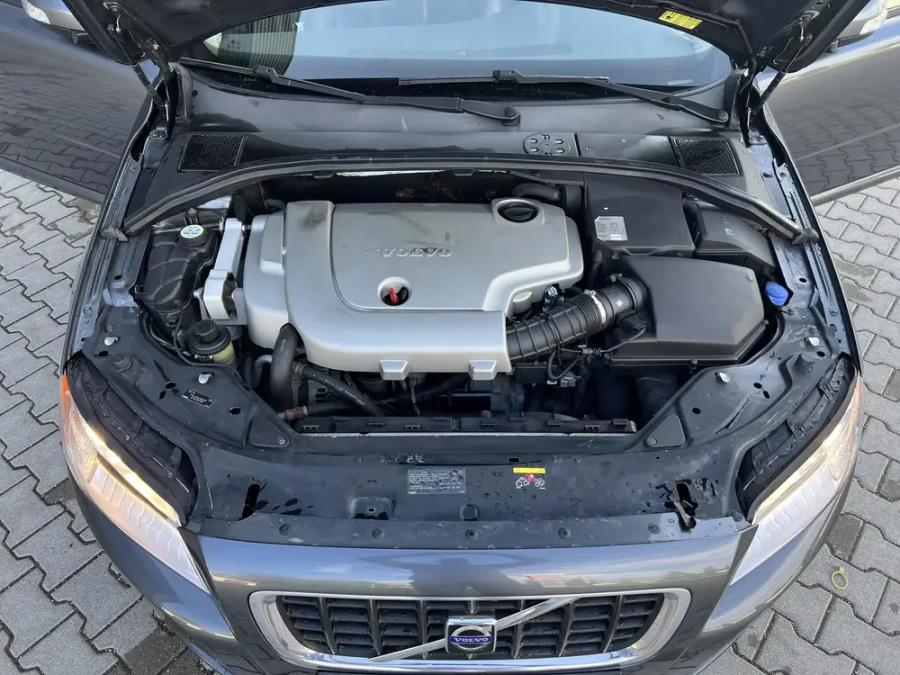 Grey Volvo V70 2008 in Jekabpils, with an engine capacity of 2.40 L and mileage of 312 thousand km for 5890 €, photo 14 on AUTOMOTO.COM.LV