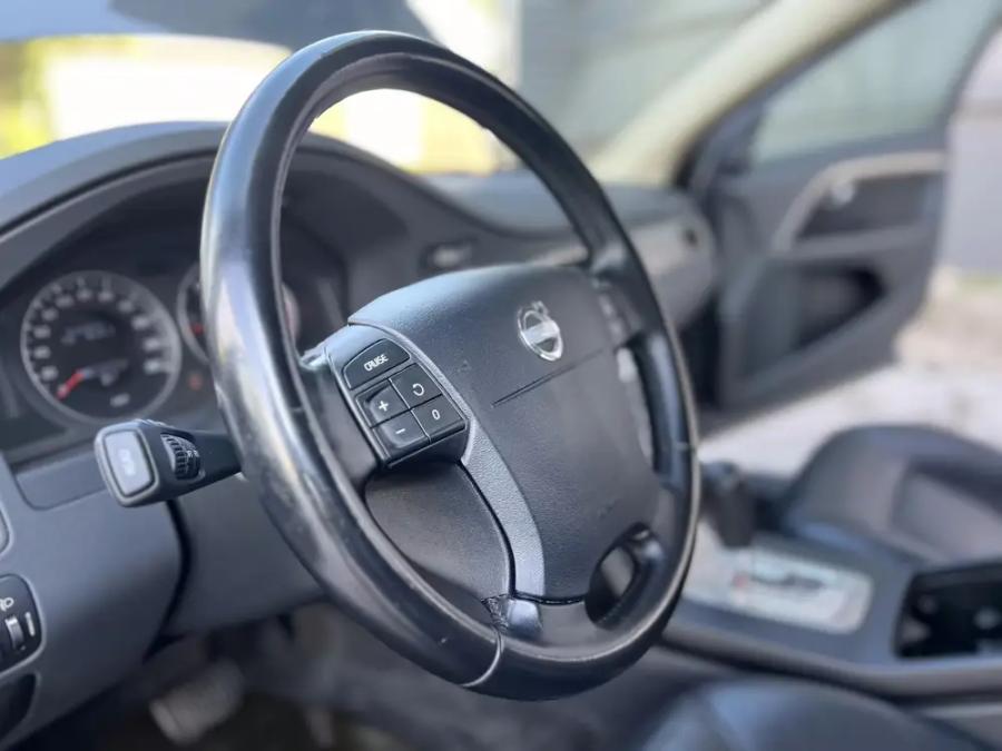Grey Volvo V70 2008 in Jekabpils, with an engine capacity of 2.40 L and mileage of 312 thousand km for 5890 €, photo 20 on AUTOMOTO.COM.LV
