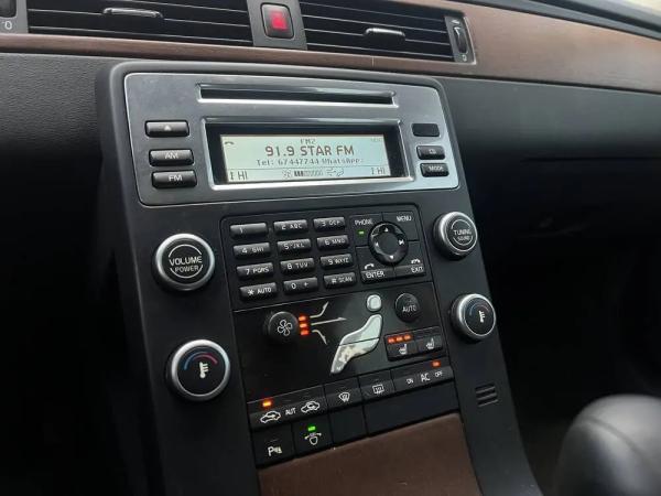Grey Volvo V70 2008 in Rezekne, with an engine capacity of 2.00 L and mileage of 392 thousand km for 3495 €, photo 8 on AUTOMOTO.COM.LV