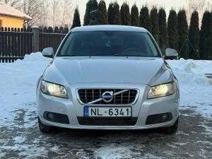 Pelēks Volvo V70 2008 Jelgava, ar dzinēja tilpumu 2.40 L un nobraukumu 330 tūkst. km par 3490 €, foto 3 vietnē AUTOMOTO.COM.LV