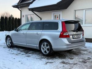 Pelēks Volvo V70 2008 Jelgava, ar dzinēja tilpumu 2.40 L un nobraukumu 330 tūkst. km par 3490 €, foto 5 vietnē AUTOMOTO.COM.LV