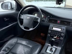 Pelēks Volvo V70 2008 Jelgava, ar dzinēja tilpumu 2.40 L un nobraukumu 330 tūkst. km par 3490 €, foto 9 vietnē AUTOMOTO.COM.LV