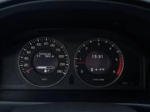 Pelēks Volvo V70 2008 Jelgava, ar dzinēja tilpumu 2.40 L un nobraukumu 330 tūkst. km par 3490 €, foto 12 vietnē AUTOMOTO.COM.LV