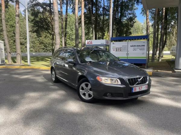 Grey Volvo V70 2008 in Riga, with an engine capacity of 2.40 L and mileage of 236 thousand km for 2000 €, photo 2 on AUTOMOTO.COM.LV