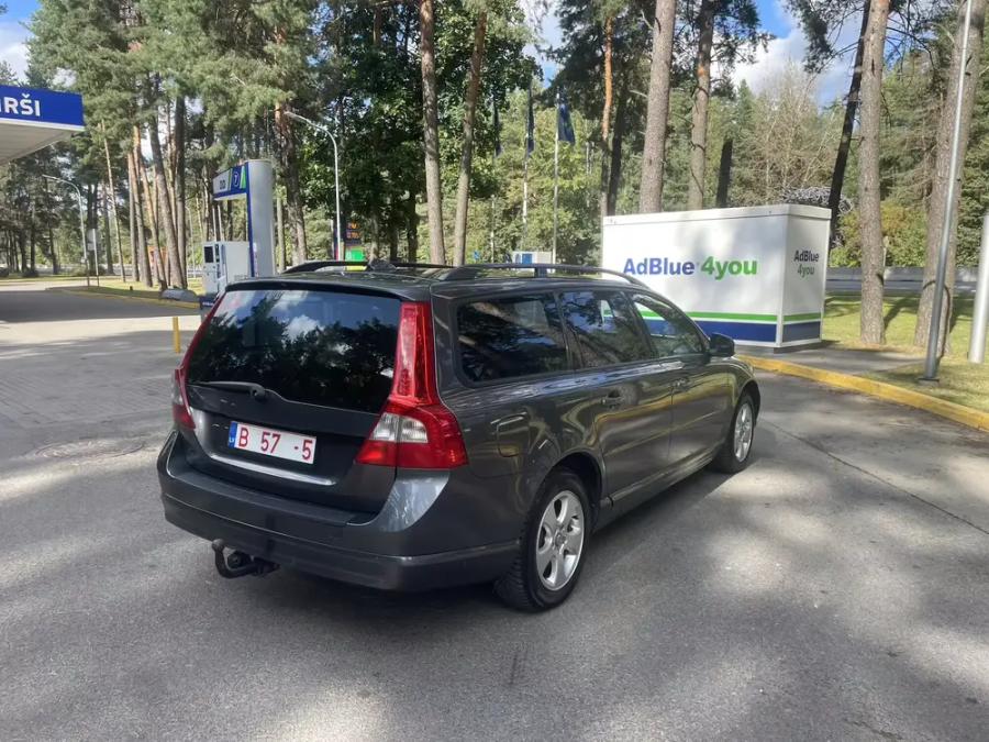 Grey Volvo V70 2008 in Riga, with an engine capacity of 2.40 L and mileage of 236 thousand km for 2000 €, photo 5 on AUTOMOTO.COM.LV