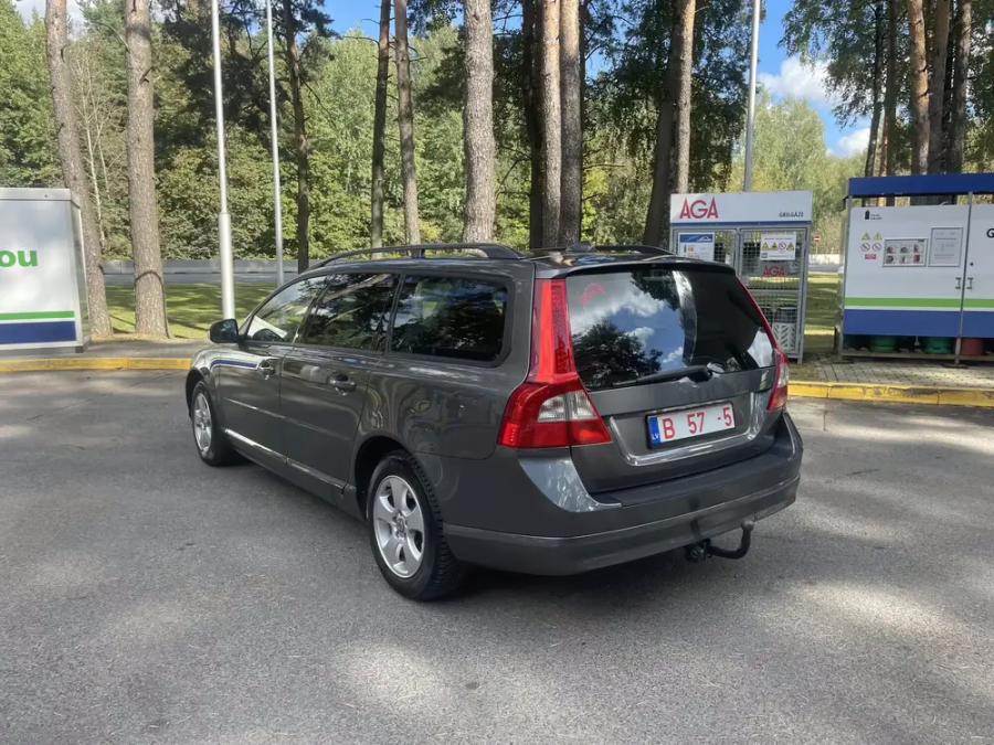 Grey Volvo V70 2008 in Riga, with an engine capacity of 2.40 L and mileage of 236 thousand km for 2000 €, photo 6 on AUTOMOTO.COM.LV