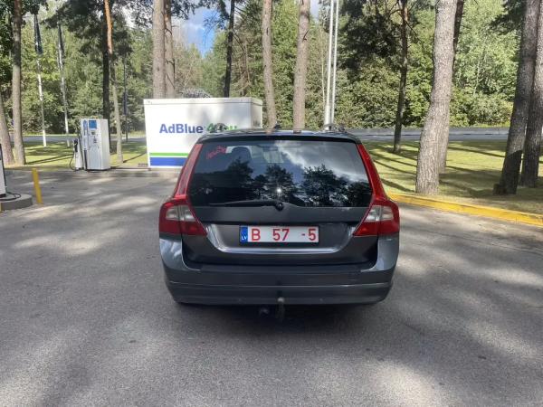 Grey Volvo V70 2008 in Riga, with an engine capacity of 2.40 L and mileage of 236 thousand km for 2000 €, photo 6 on AUTOMOTO.COM.LV