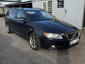 Grey Volvo V70 2008 in Daugavpils, with an engine capacity of 2.00 L and mileage of 312 thousand km for 3590 €, photo  on AUTOMOTO.COM.LV