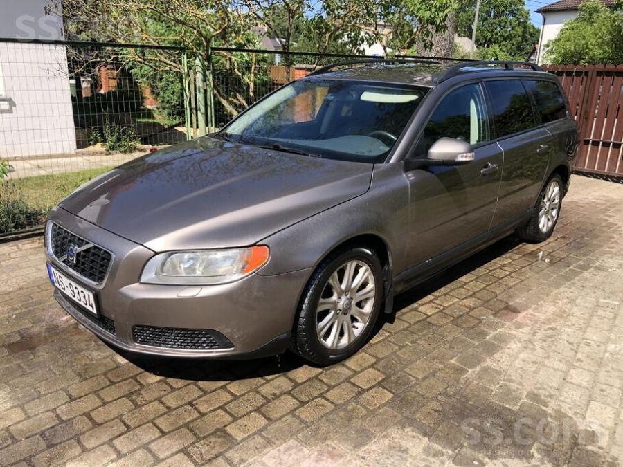 Pelēks Volvo V70 2008 Rīga, ar dzinēja tilpumu 2.00 L un nobraukumu 273 tūkst. km par 3500 €, foto 1 vietnē AUTOMOTO.COM.LV
