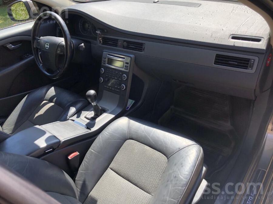Pelēks Volvo V70 2008 Rīga, ar dzinēja tilpumu 2.00 L un nobraukumu 273 tūkst. km par 3500 €, foto 9 vietnē AUTOMOTO.COM.LV
