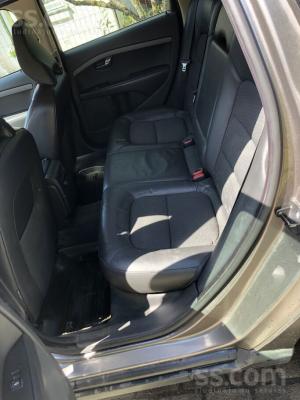 Pelēks Volvo V70 2008 Rīga, ar dzinēja tilpumu 2.00 L un nobraukumu 273 tūkst. km par 3500 €, foto 17 vietnē AUTOMOTO.COM.LV