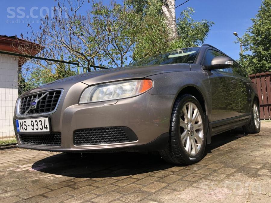 Pelēks Volvo V70 2008 Rīga, ar dzinēja tilpumu 2.00 L un nobraukumu 273 tūkst. km par 3500 €, foto 18 vietnē AUTOMOTO.COM.LV