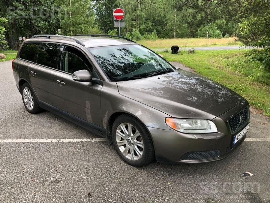 Pelēks Volvo V70 2008 Rīga, ar dzinēja tilpumu 2.00 L un nobraukumu 273 tūkst. km par 3500 €, foto 23 vietnē AUTOMOTO.COM.LV