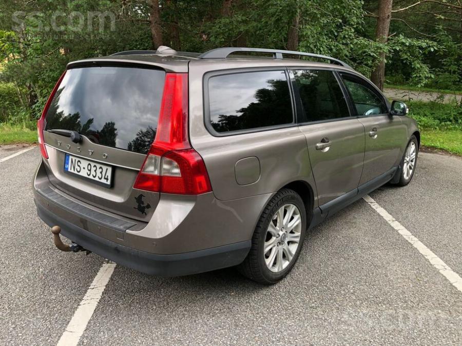 Pelēks Volvo V70 2008 Rīga, ar dzinēja tilpumu 2.00 L un nobraukumu 273 tūkst. km par 3500 €, foto 25 vietnē AUTOMOTO.COM.LV
