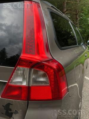 Pelēks Volvo V70 2008 Rīga, ar dzinēja tilpumu 2.00 L un nobraukumu 273 tūkst. km par 3500 €, foto 28 vietnē AUTOMOTO.COM.LV