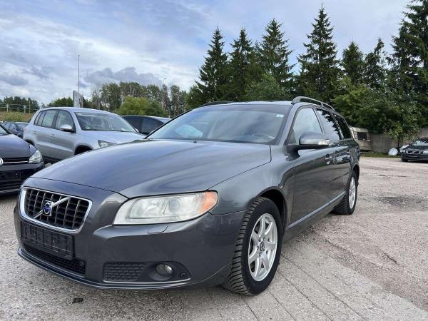 Pelēks Volvo V70 2008 Utena, ar dzinēja tilpumu 2.40 L un nobraukumu 282 tūkst. km par 3500 €, foto 2 vietnē AUTOMOTO.COM.LV