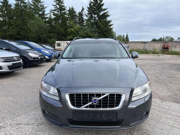 Pelēks Volvo V70 2008 Utena, ar dzinēja tilpumu 2.40 L un nobraukumu 282 tūkst. km par 3500 €, foto 3 vietnē AUTOMOTO.COM.LV