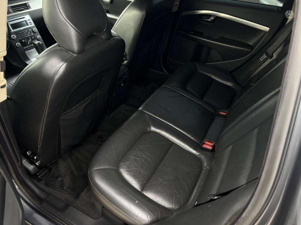 Pelēks Volvo V70 2008 Utena, ar dzinēja tilpumu 2.40 L un nobraukumu 282 tūkst. km par 3500 €, foto 9 vietnē AUTOMOTO.COM.LV
