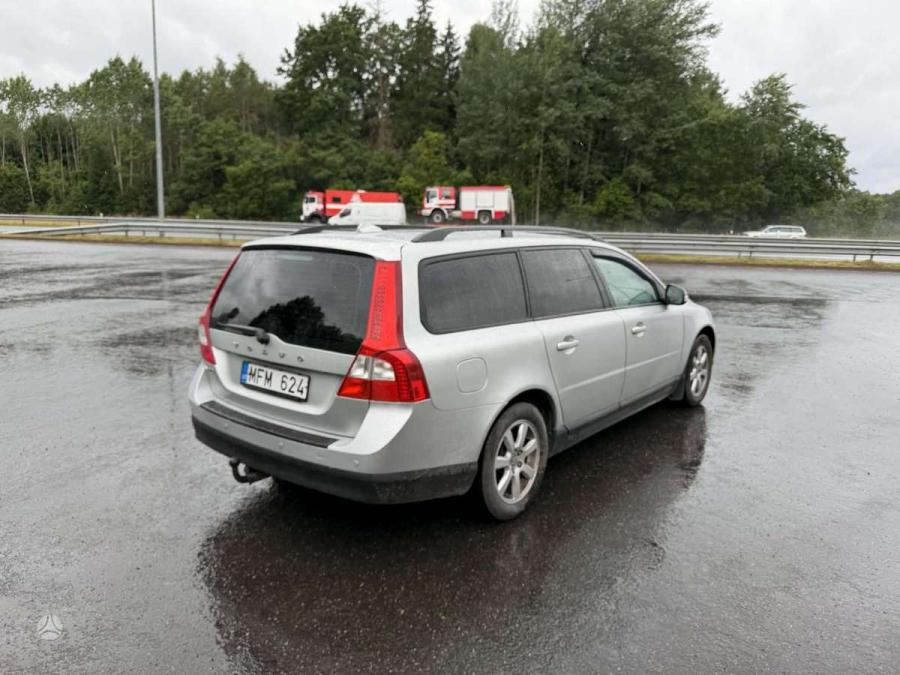 Серый Вольво В70 2008 в Укмерге, объемом двигателя 2.40 л и пробегом 430 тыс. км за 2900 €, фото 3 на AUTOMOTO.COM.LV