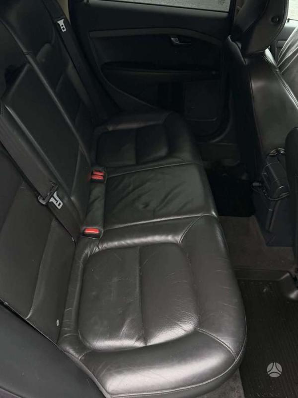 Pelēks Volvo V70 2008 Ukmergė, ar dzinēja tilpumu 2.40 L un nobraukumu 430 tūkst. km par 2900 €, foto 6 vietnē AUTOMOTO.COM.LV
