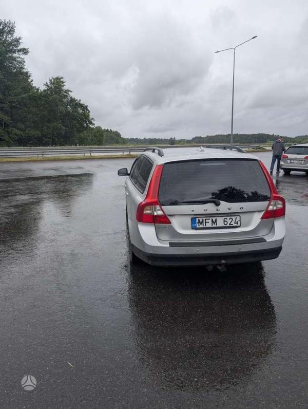 Pelēks Volvo V70 2008 Ukmergė, ar dzinēja tilpumu 2.40 L un nobraukumu 430 tūkst. km par 2900 €, foto 7 vietnē AUTOMOTO.COM.LV
