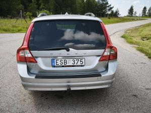 Pelēks Volvo V70 2008 Kretinga, ar dzinēja tilpumu 2.40 L un nobraukumu 166 tūkst. km par 7700 €, foto  vietnē AUTOMOTO.COM.LV