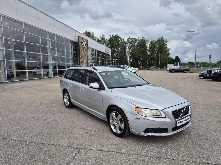 Grey Volvo V70 2008 in Panevezys, with an engine capacity of 2.40 L and mileage of 375 thousand km for 2950 €, photo 4 on AUTOMOTO.COM.LV