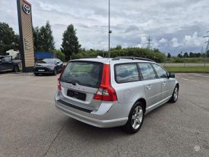 Grey Volvo V70 2008 in Panevezys, with an engine capacity of 2.40 L and mileage of 375 thousand km for 2950 €, photo 6 on AUTOMOTO.COM.LV