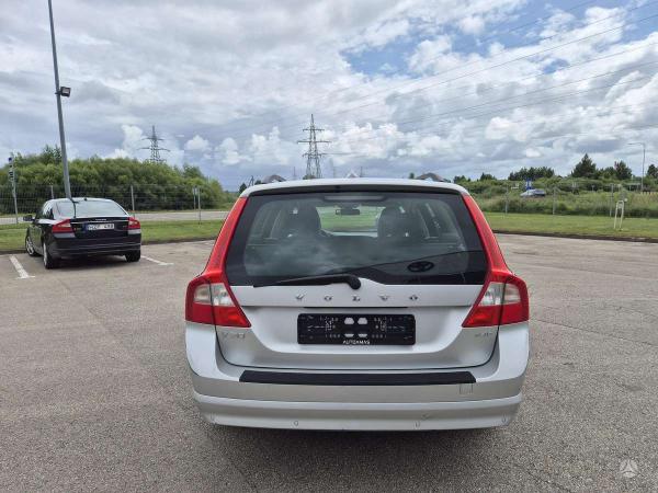 Grey Volvo V70 2008 in Panevezys, with an engine capacity of 2.40 L and mileage of 375 thousand km for 2950 €, photo 6 on AUTOMOTO.COM.LV