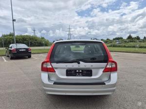 Grey Volvo V70 2008 in Panevezys, with an engine capacity of 2.40 L and mileage of 375 thousand km for 2950 €, photo 7 on AUTOMOTO.COM.LV