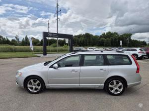 Grey Volvo V70 2008 in Panevezys, with an engine capacity of 2.40 L and mileage of 375 thousand km for 2950 €, photo 9 on AUTOMOTO.COM.LV