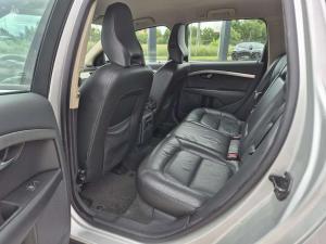 Grey Volvo V70 2008 in Panevezys, with an engine capacity of 2.40 L and mileage of 375 thousand km for 2950 €, photo 13 on AUTOMOTO.COM.LV
