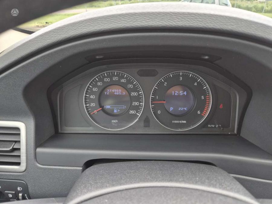 Grey Volvo V70 2008 in Panevezys, with an engine capacity of 2.40 L and mileage of 375 thousand km for 2950 €, photo 22 on AUTOMOTO.COM.LV