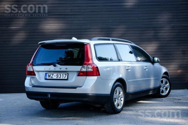 Grey Volvo V70 2008 in Riga, with an engine capacity of 2.40 L and mileage of 319 thousand km for 4890 €, photo 3 on AUTOMOTO.COM.LV