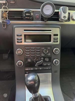 Grey Volvo V70 2008 in Vilnius, with an engine capacity of 2.40 L and mileage of 312 thousand km for 4000 €, photo 11 on AUTOMOTO.COM.LV