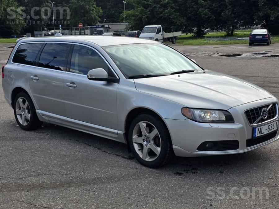 Grey Volvo V70 2008 in Riga, with an engine capacity of 2.40 L and mileage of 340 thousand km for 4300 €, photo 3 on AUTOMOTO.COM.LV