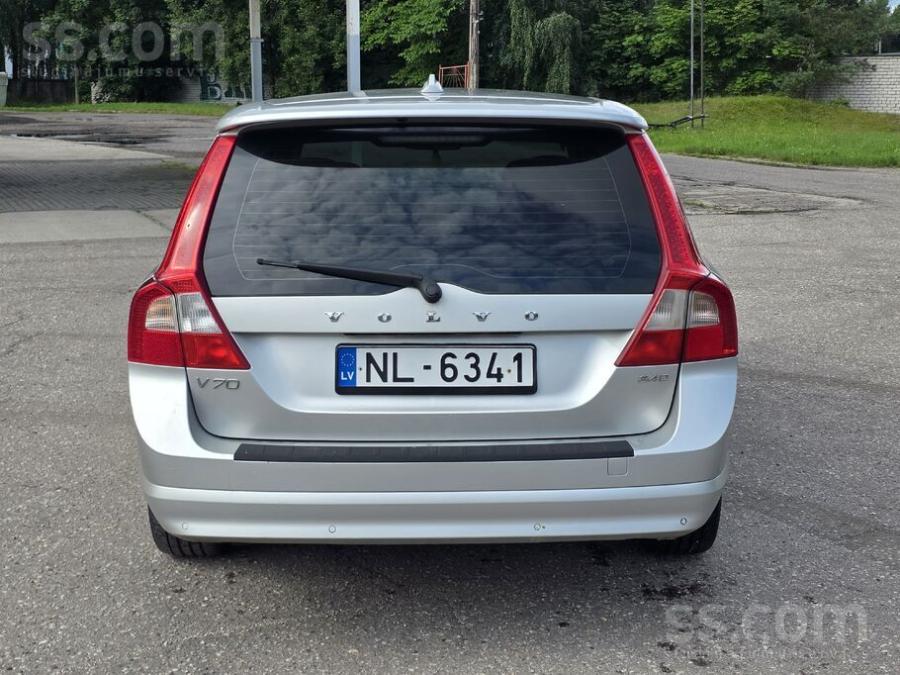 Grey Volvo V70 2008 in Riga, with an engine capacity of 2.40 L and mileage of 340 thousand km for 4300 €, photo 4 on AUTOMOTO.COM.LV