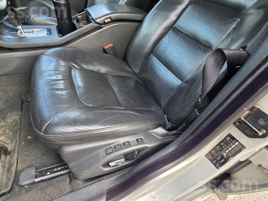 Grey Volvo V70 2008 in Riga, with an engine capacity of 2.40 L and mileage of 340 thousand km for 4300 €, photo 7 on AUTOMOTO.COM.LV