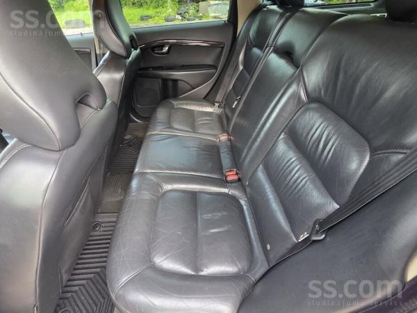 Pelēks Volvo V70 2008 Rīga, ar dzinēja tilpumu 2.40 L un nobraukumu 340 tūkst. km par 3900 €, foto 8 vietnē AUTOMOTO.COM.LV