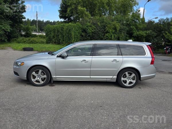 Pelēks Volvo V70 2008 Rīga, ar dzinēja tilpumu 2.40 L un nobraukumu 340 tūkst. km par 3900 €, foto 9 vietnē AUTOMOTO.COM.LV