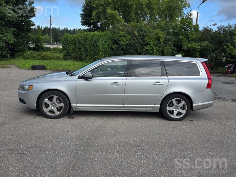 Grey Volvo V70 2008 in Riga, with an engine capacity of 2.40 L and mileage of 340 thousand km for 4300 €, photo 10 on AUTOMOTO.COM.LV