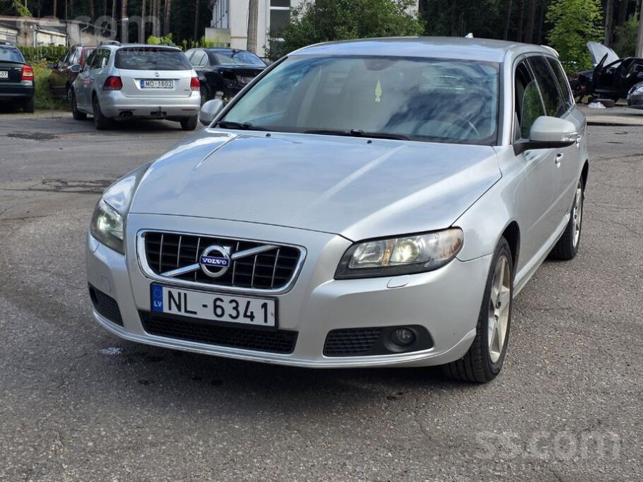 Grey Volvo V70 2008 in Riga, with an engine capacity of 2.40 L and mileage of 340 thousand km for 4300 €, photo 15 on AUTOMOTO.COM.LV