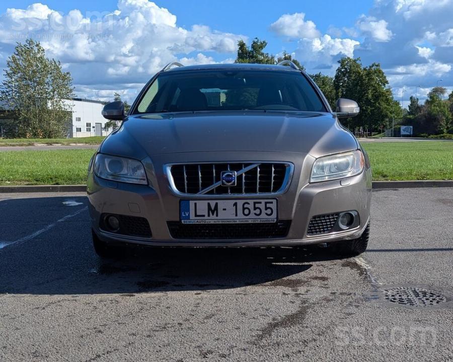 Grey Volvo V70 2008 in Riga, with an engine capacity of 2.00 L and mileage of 370 thousand km for 2500 €, photo 1 on AUTOMOTO.COM.LV