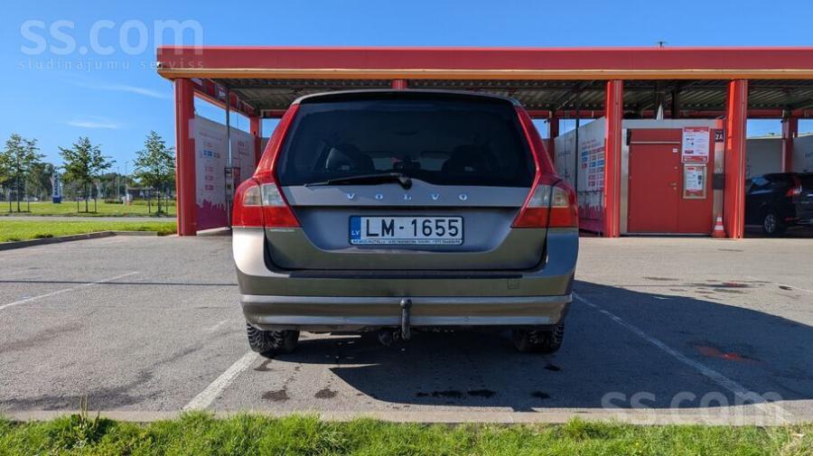 Grey Volvo V70 2008 in Riga, with an engine capacity of 2.00 L and mileage of 370 thousand km for 2500 €, photo 6 on AUTOMOTO.COM.LV